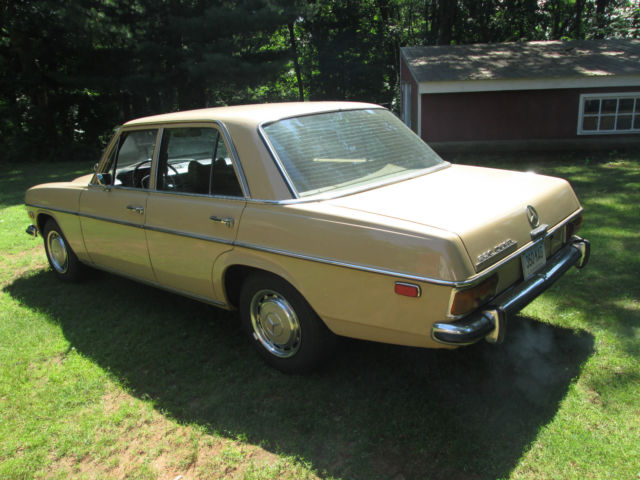 1973 mercedes benz D (Restored) - Classic Mercedes-Benz 200-Series 1973 ...