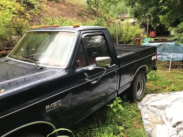 1985 4WD Ford F-150 Custom V8 - Classic Ford F-150 1985 for sale