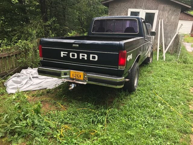 1985 4WD Ford F-150 Custom V8 - Classic Ford F-150 1985 for sale