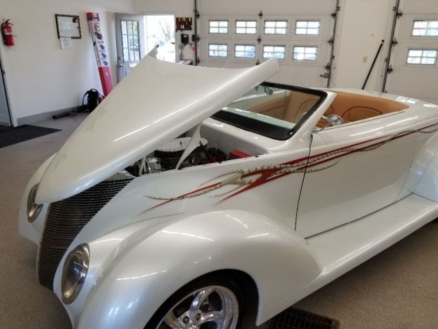 37 Ford Custom Roadster - Classic Ford Custom Roadster 1937 for sale