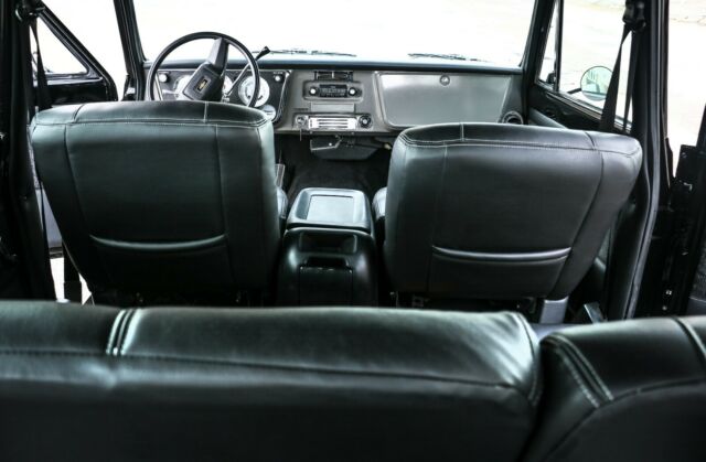 67 CHEVY SUBURBAN - Classic Chevrolet C-10 1967 for sale