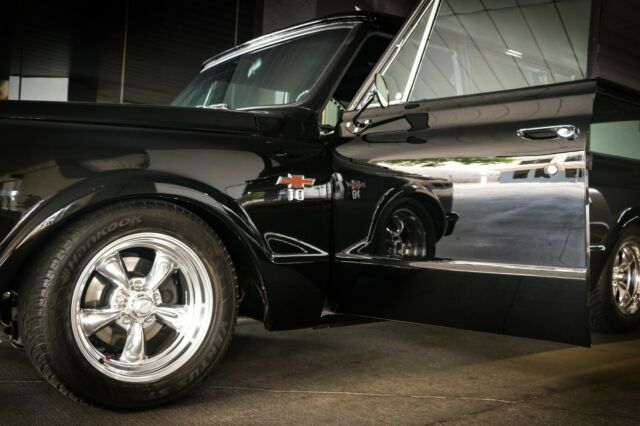 67 CHEVY SUBURBAN - Classic Chevrolet C-10 1967 for sale