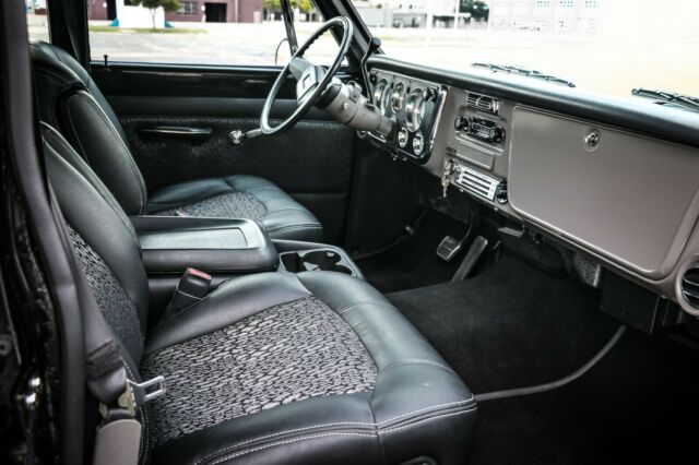 67 CHEVY SUBURBAN - Classic Chevrolet C-10 1967 for sale