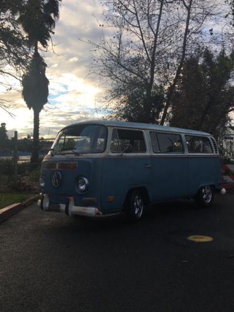 71 Volkswagen Bus - Classic Volkswagen Bus/Vanagon 1971 for sale