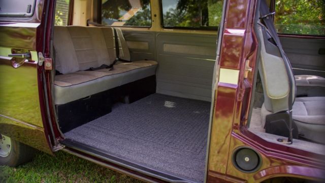 84 VW Vanagon - Classic Volkswagen Bus/Vanagon 1984 for sale