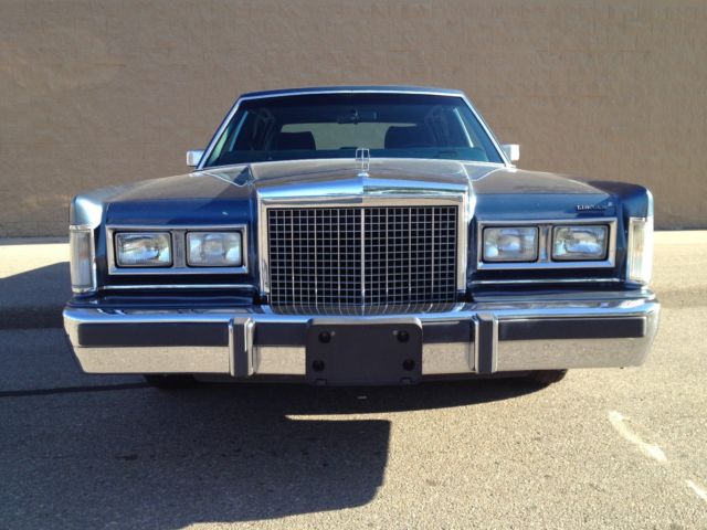 Class of '86! - Classic Lincoln Town Car 1986 for sale