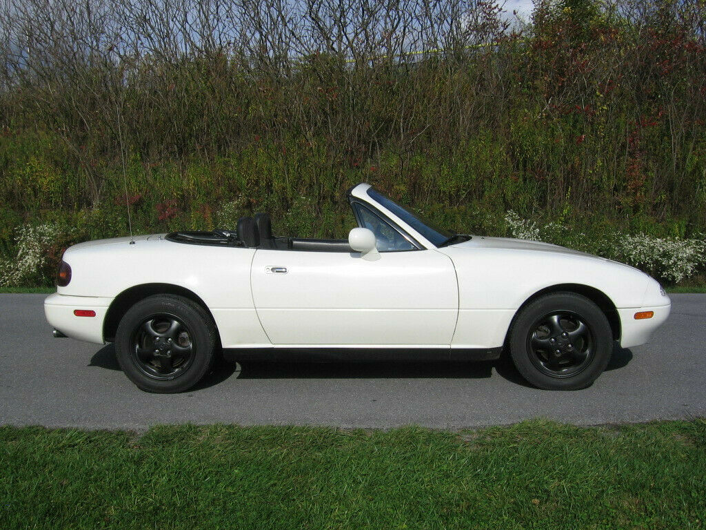 Classic drop-top roadster with 71K miles. - Classic Mazda MX-5 Miata ...