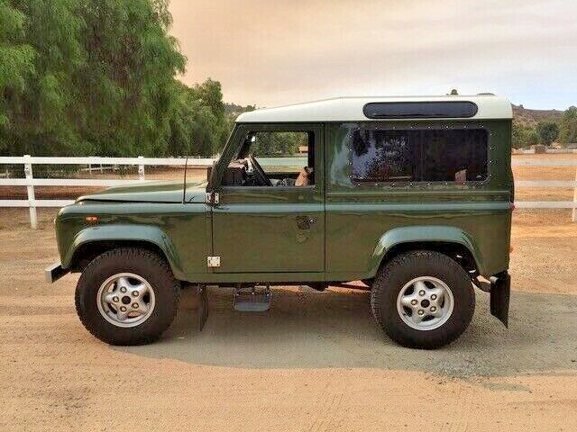 Clean, eye catching Defender, CLASSIC - Classic Land Rover Defender ...