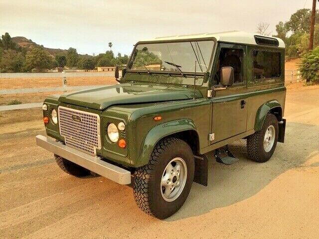 Clean, eye catching Defender, CLASSIC - Classic Land Rover Defender ...