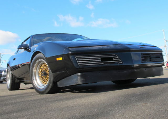 Firebird 355 Ram Air 5 speed no reserve - Classic Pontiac Trans Am 1983 ...