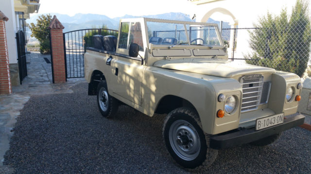 LAND ROVER DEFENDER 88 - Classic Land Rover Defender 1979 for sale
