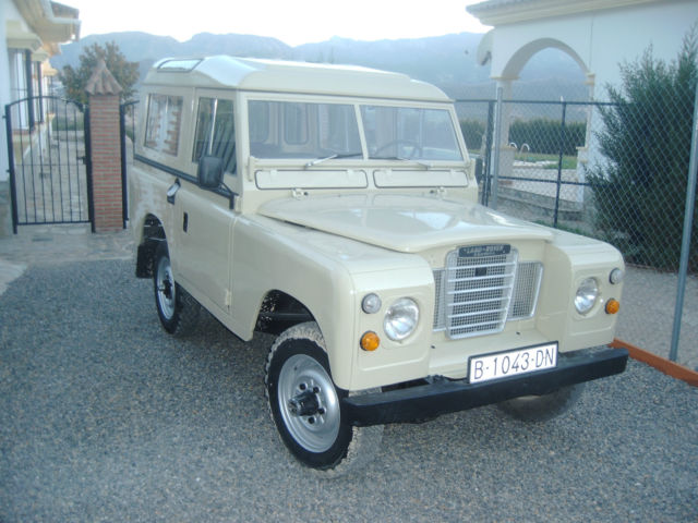 LAND ROVER DEFENDER 88 - Classic Land Rover Defender 1979 for sale