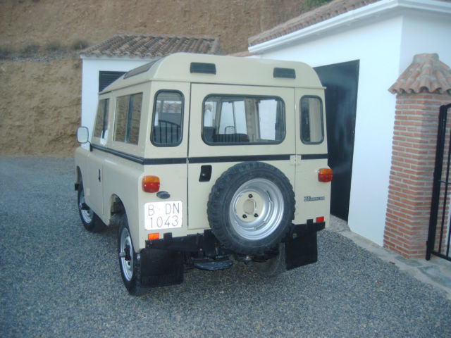 LAND ROVER DEFENDER 88 - Classic Land Rover Defender 1979 for sale