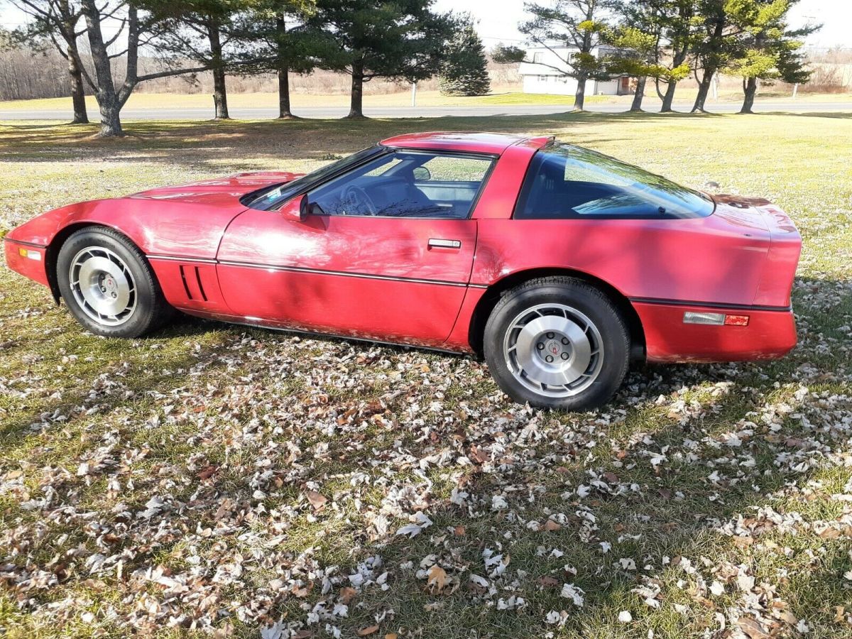 Red Chevy Corvette Coupe - Classic Chevrolet Corvette 1987 for sale
