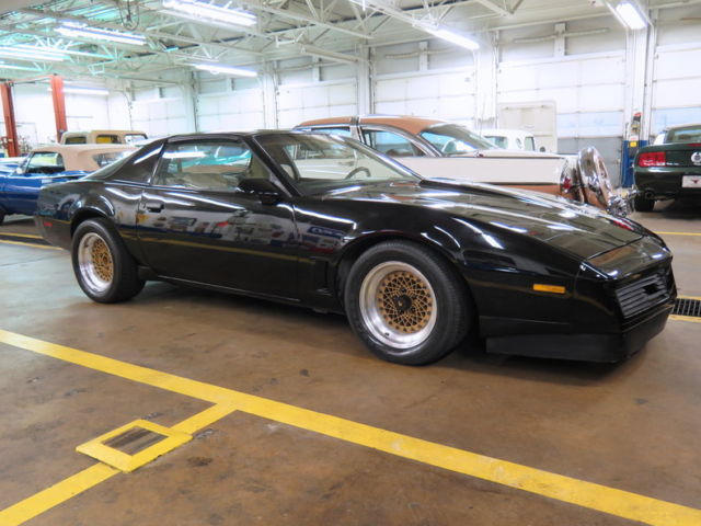 T Top Firebird 355 Ram Air 5 speed manual - Classic Pontiac Trans Am ...
